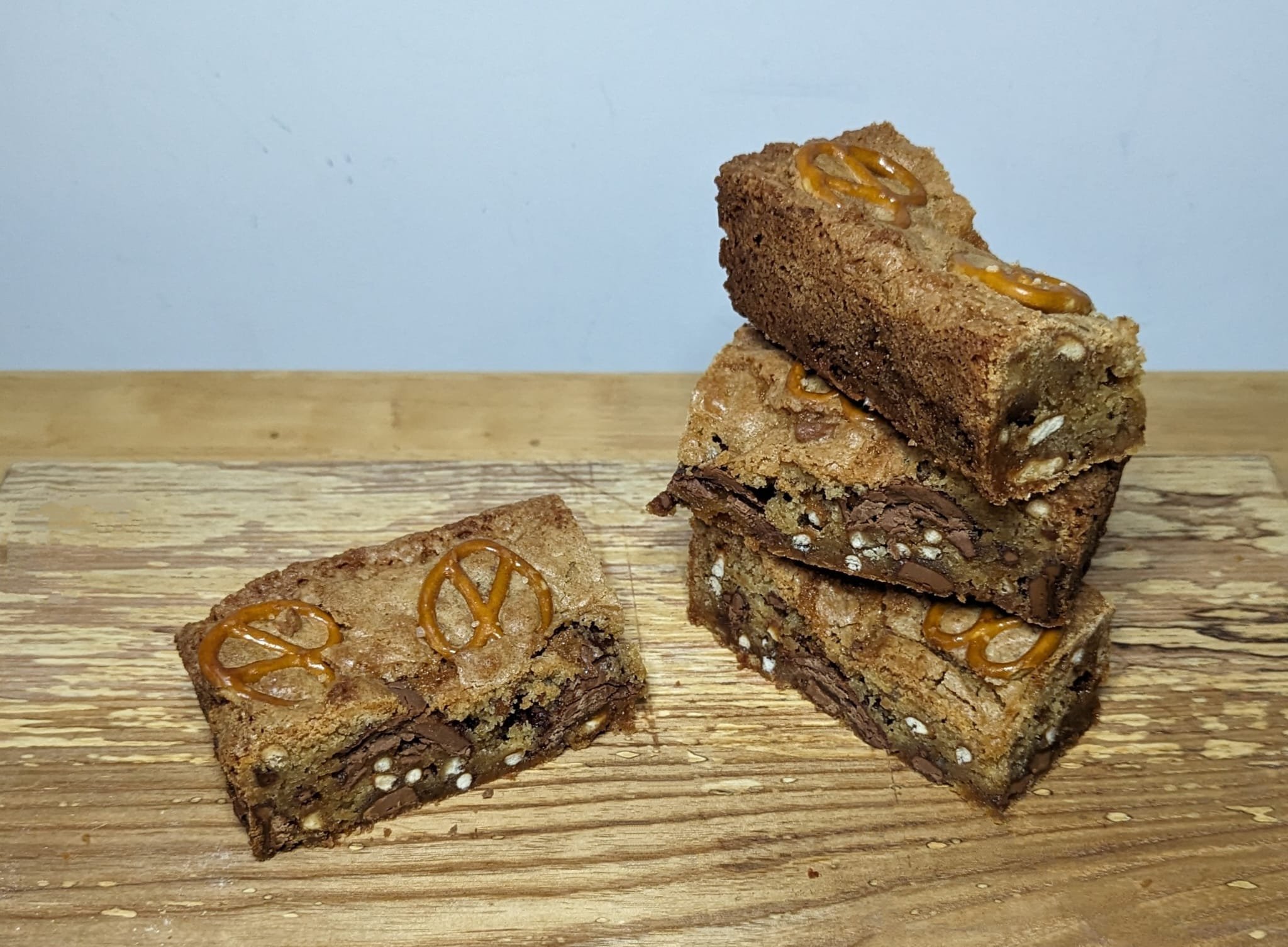 Cookies, Tray Bakes, and Buns – Lazy Bones Bakery